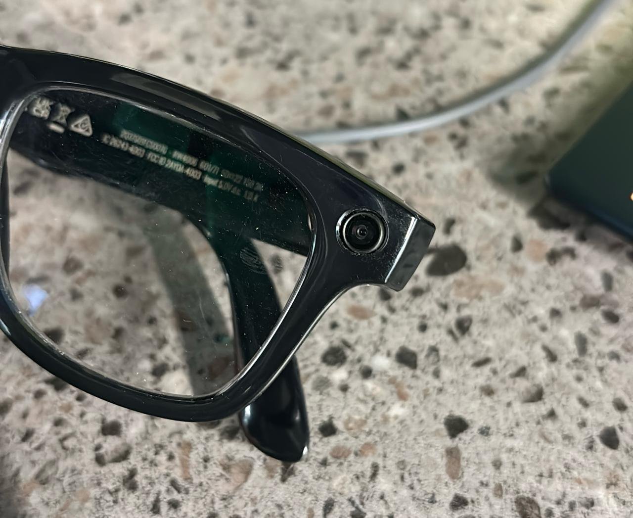 Ray-ban Meta Sunglasses: The World through Meta glasses