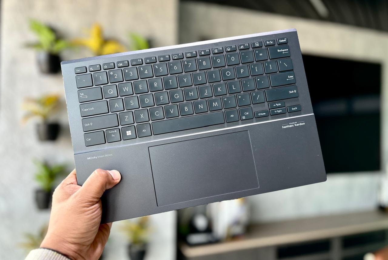Review of Asus Zenbook DUO(UX8406MA) Exhibit Tech