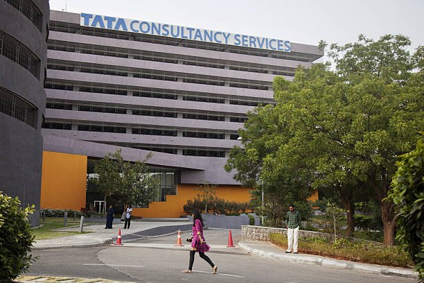 Remembering Ratan Tata : A Visionary Leader