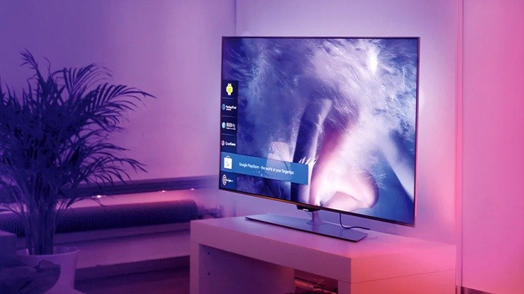 Top 6 Gadgets to Turn Your Living Room Into a Private Movie Hall